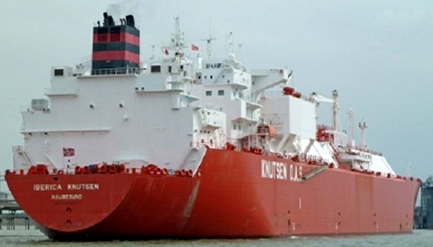 Crece la polémica por barcos transportadores de gas varados en puerto ...