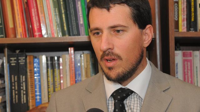 Tras el faltazo, Bonadio prohibió la salida del país del fiscal Gonella ...
